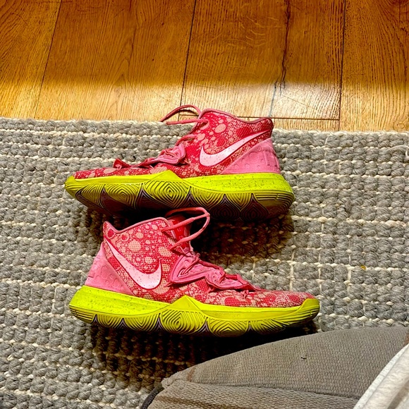 Nike | Shoes | Nike X Kyrie Irving Patrick Star | Poshmark